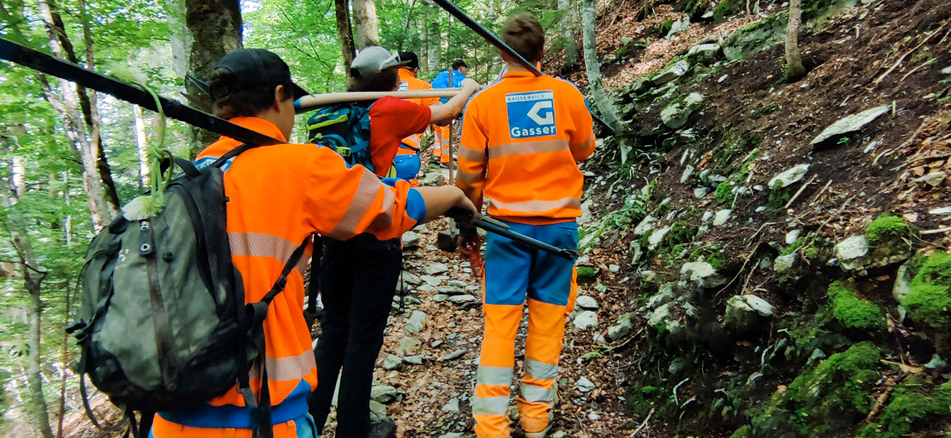 Lernende leisten Einsatz für die Allgemeinheit - Gasser Felstechnik